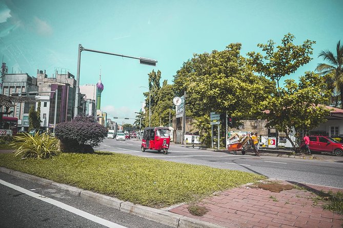 Private Colombo City Tour by Sri Lanka Private Drivers - Jami Ul-Alfar Mosque