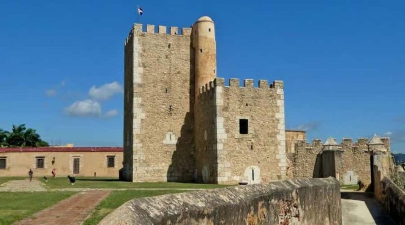 Private Colonial Zone Heritage Walk Guided by a Local Artist - Who is this tour for?