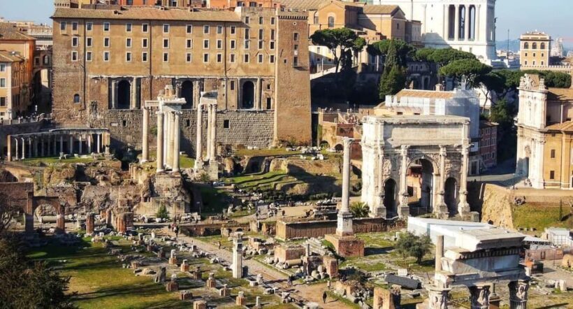 Private Colosseum, Roman Forum, and Palatine Walking Tour - Key Points
