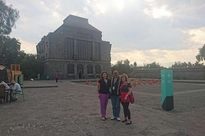 Private Combo 2 days: Teotihuacan+Basilica+Tlatelolco+Xochimilco+Frida+Coyoacan - The Sum Up