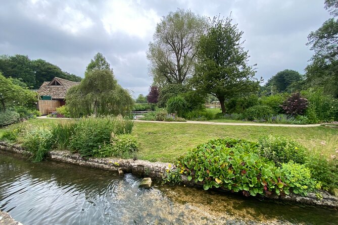 Private Cotswold Villages Day Tour See the Beauty of the Villages - Knowledgeable and Engaging Guides