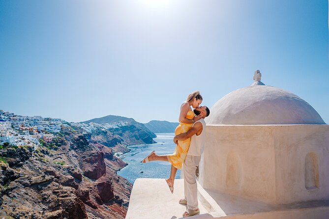 Private Couple Photoshoot in Santorini With 30 Edited Photos - Key Points