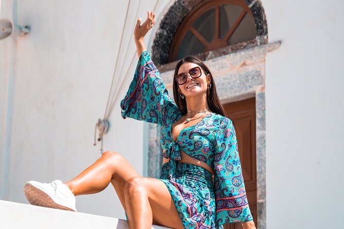 Private Couple Photoshoot in Santorini With 30 Edited Photos - Meeting and End Points