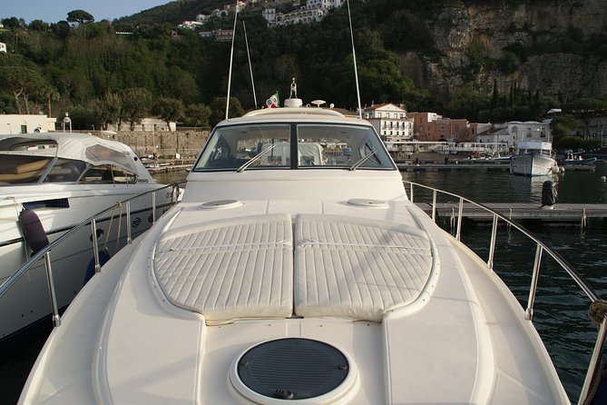 Private Cruise Around Capri - Yacht 50 - Dress Code and Preparation