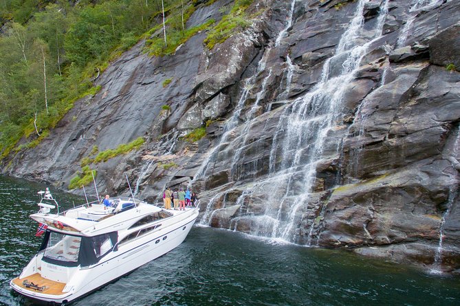 Private Cruise - Fjord and Waterfalls Cruise to Modal- Mostraumen - Discovering the UNESCO-Designated Bryggen