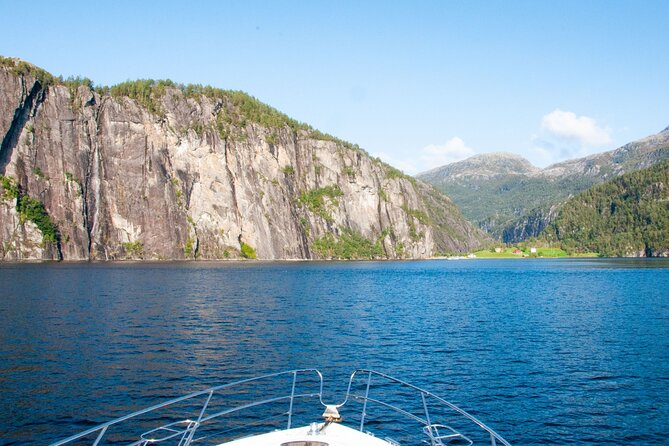 Private Cruise - Fjord and Waterfalls Cruise to Modal- Mostraumen - Meeting Point and Pickup Arrangements