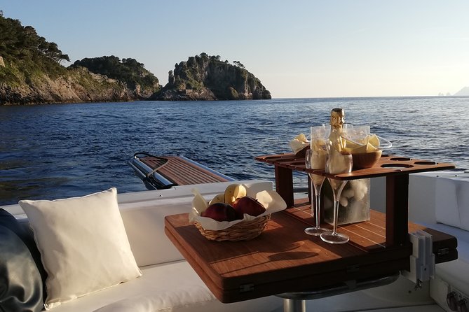 Private Cruise from Naples to Capri and Amalfi Coast - yacht 40' - Key Points