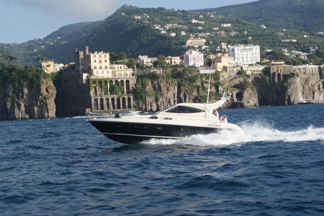Private Cruise to Capri from Sorrento - yacht 50' - Key Points