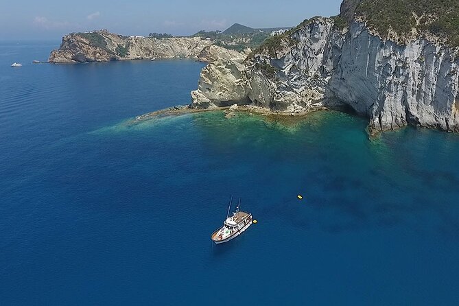 Private Cruise to the Pontine Islands on board the Clubman 21 dinghy - Practical Considerations for Travelers