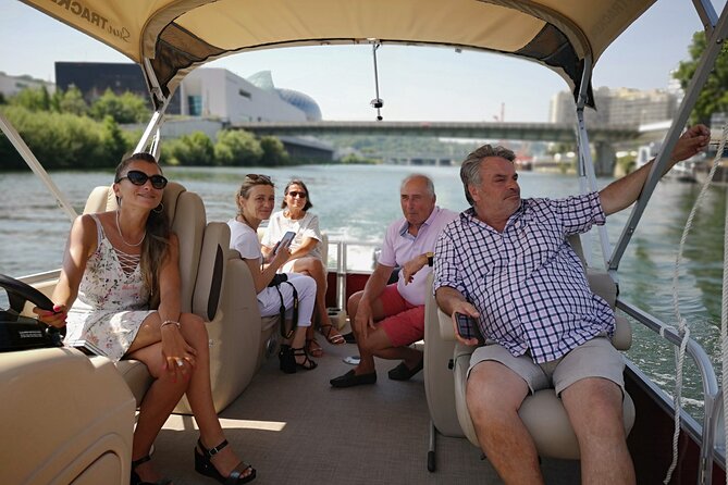 Private cruise with Paris water way - Discover Paris from a Different Angle