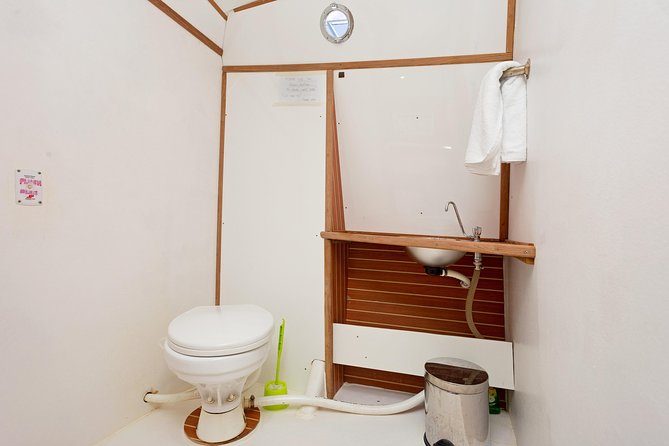 Private custom Blue & Green Cave tour with yacht from Hvar town - An In-Depth Look at the Experience