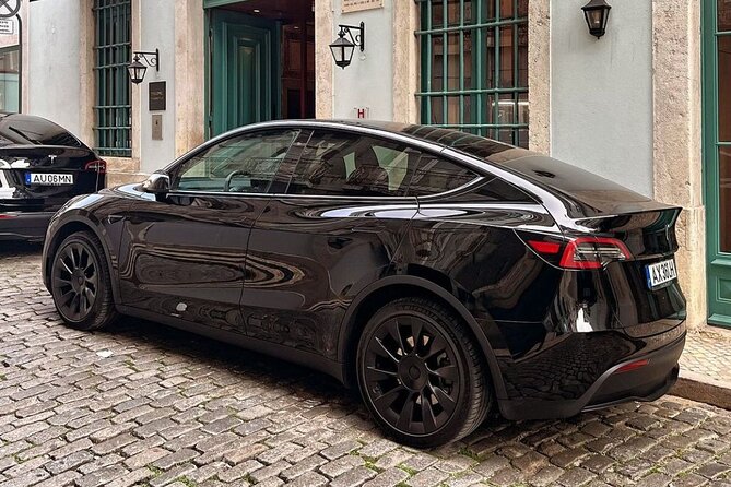 Private Customizable Tour of Lisboa Porto with Transfer - Nazaré: The Surfing Capital with Stunning Beaches