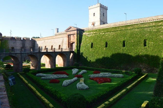 Private Customized Barcelona Tour by Mercedes VIP Bus and Personal Expert Guide - Why This Tour Works for Travelers