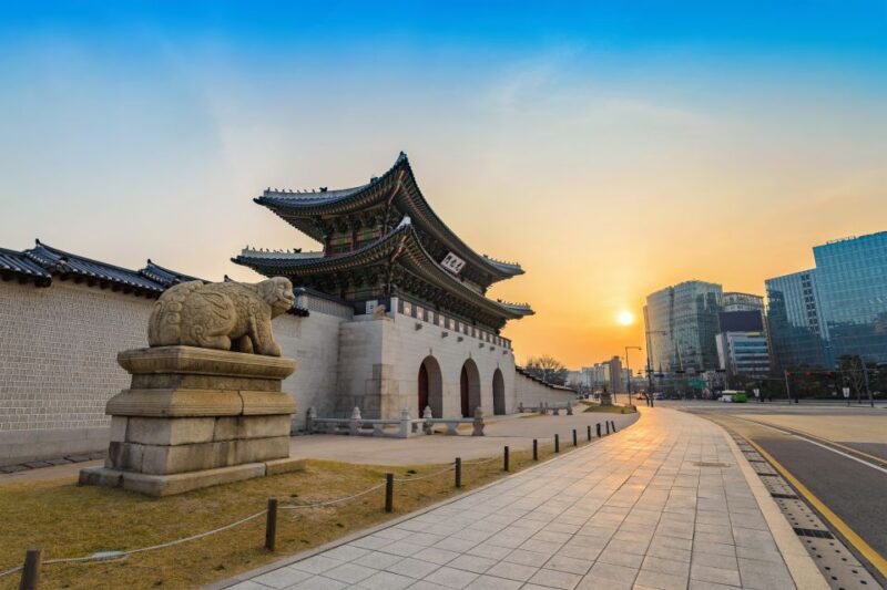 Private Customized Seoul Tour with Your Korean Buddy - Key Points