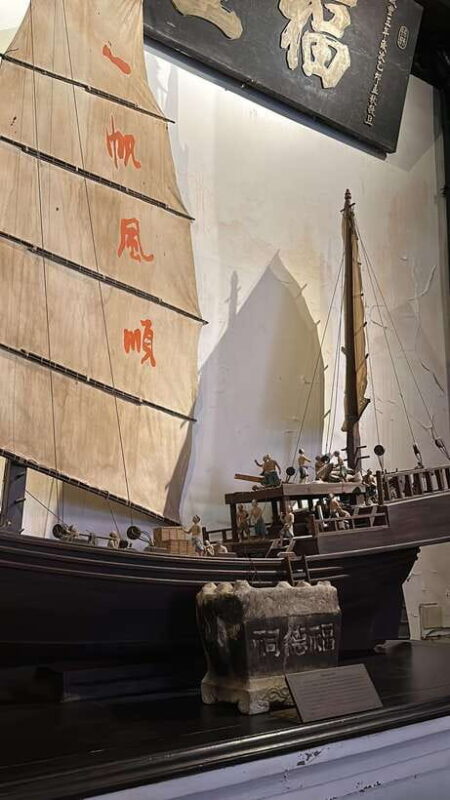 Private Customized Singapore Walking Tour - Authenticity and Practicality