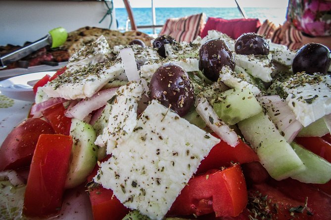 Private day cruise with local food and wines tasting menu - FAQ