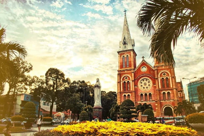 Private Day Tour: Cu Chi Tunnels & Iconic Saigon Landmarks - Saigon’s Charm: Colonial & Modern Landmarks