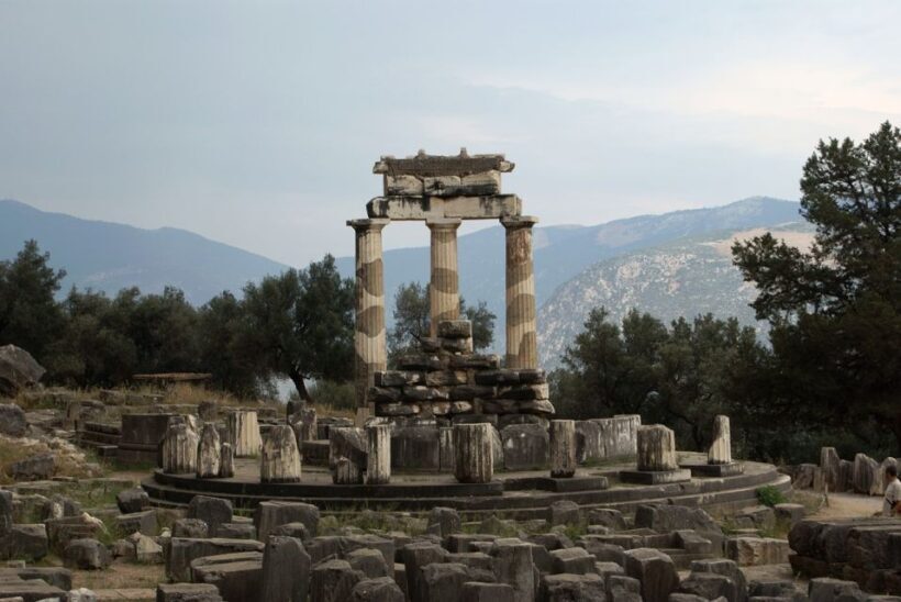 Private Day Tour Delphi and Village of Arachova from Athens - Key Points