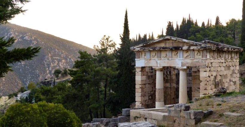Private Day Tour Delphi and Village of Arachova from Athens - Who Will Enjoy This Tour Most?