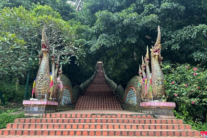 Private Day Tour Doi Suthep Temple and Handicraft Center - Who Should Book This Tour?