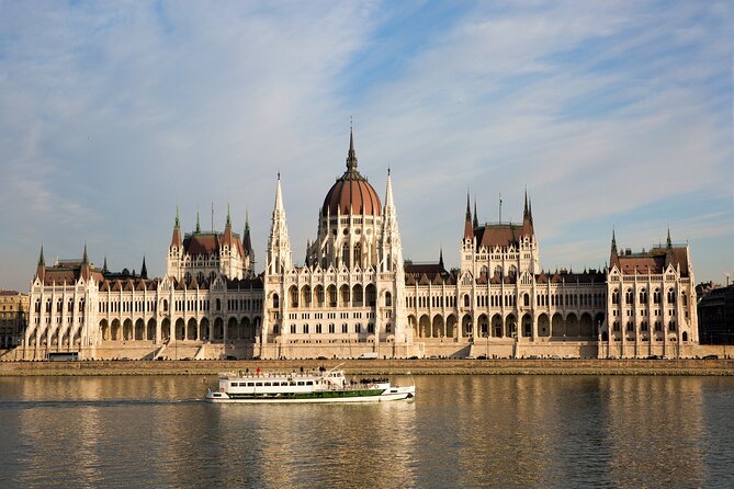 Private Day Tour from Vienna to Budapest and Back in English - What Does the Price Reflect?