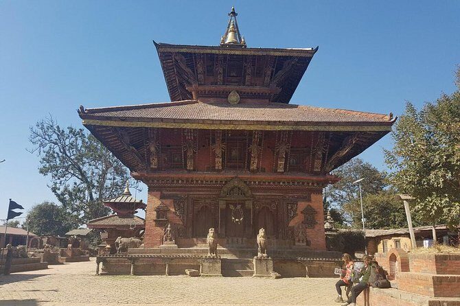 Private Day Tour in Kathmandu Valley Rim with Bhaktapur Sightseeing - An In-Depth Look at the Tour