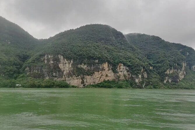 Private Day Tour in Yichang to Sanyou Cave and Sanxia Waterfall - Mid-Morning: Exploring Sanxia Dapubu Scenic Spot