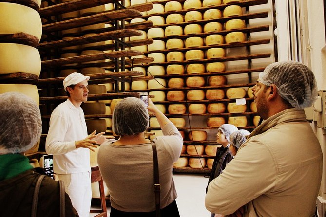 Private Day Tour & Lunch: Parmesan, Wine, and Vinegar Tasting - Lunch With Regional Wine Pairing