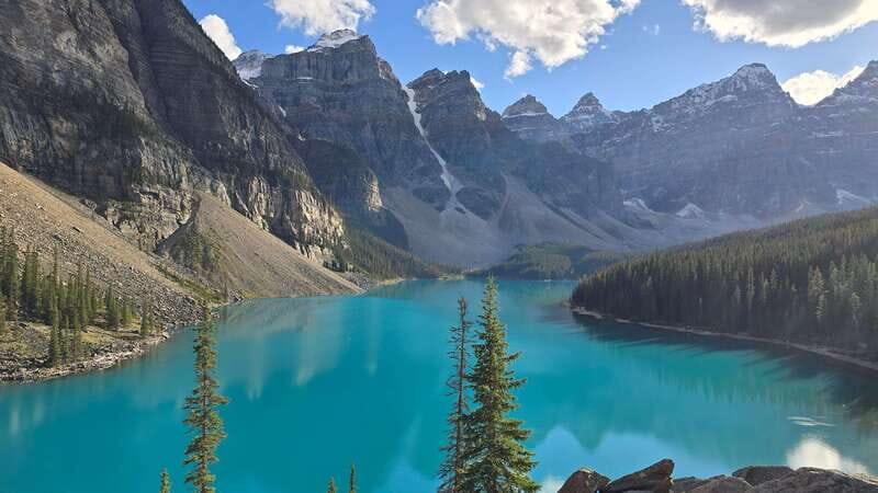 Private Day Tour: Moraine Lake and Lake Louise - An In-Depth Look at the Experience
