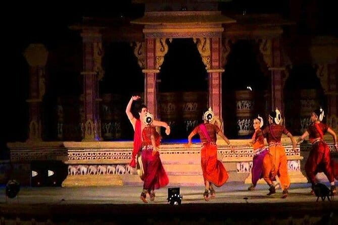Private Day Tour of Khajuraho Temples with Sound and Light Show - Exploring the Private Day Tour of Khajuraho Temples with Sound and Light Show