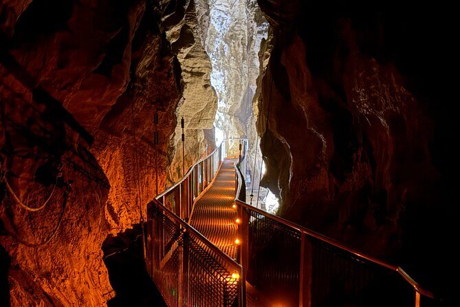 Private Day Tour of Ruakuri Cave, Glowworm and Hobbiton Movie Set - Introduction