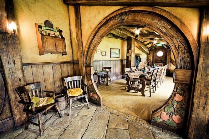 Private Day Tour of Ruakuri Cave, Glowworm and Hobbiton Movie Set - Authentic Feedback and Insights