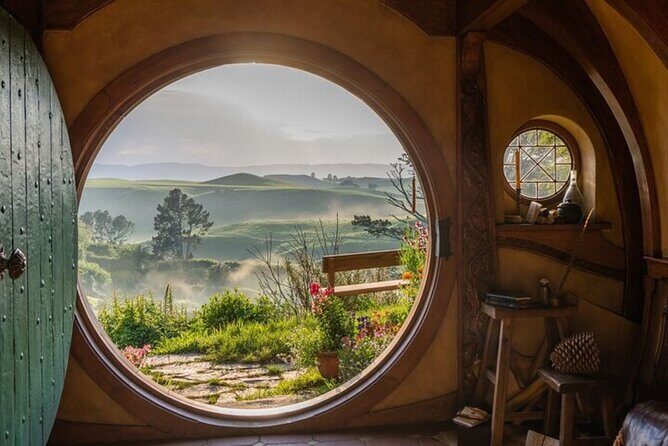 Private Day Tour of Ruakuri Cave, Glowworm and Hobbiton Movie Set - FAQ