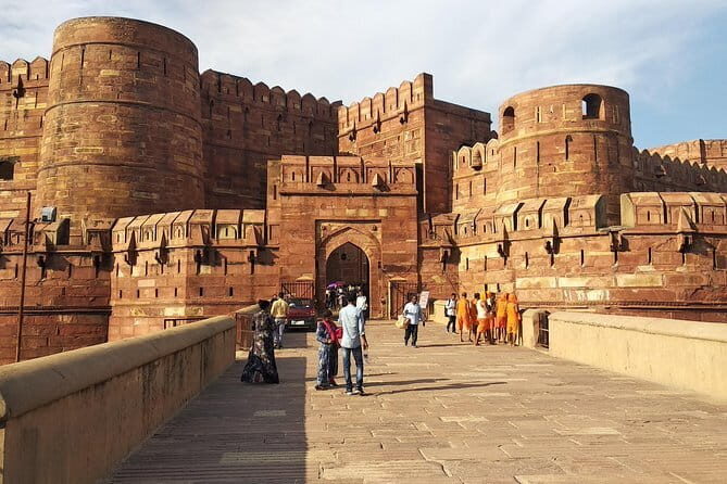 Private Day Tour Of Taj Mahal And Agra Fort By Superfast Train All Inclusive - Key Points