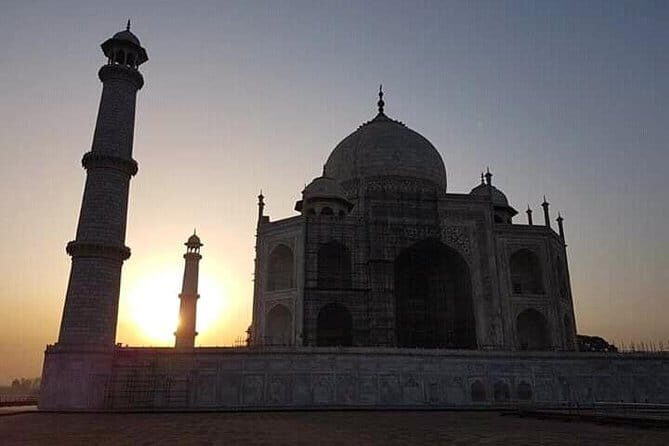 Private Day Tour of Taj Mahal with Heritage Walk and Rickshaw Ride - Heritage Walk and Rickshaw Ride: Local Life Up Close