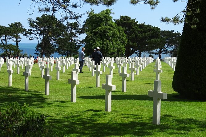 Private Day Tour Omaha Beach and Pointe Du Hoc - Reflecting on History