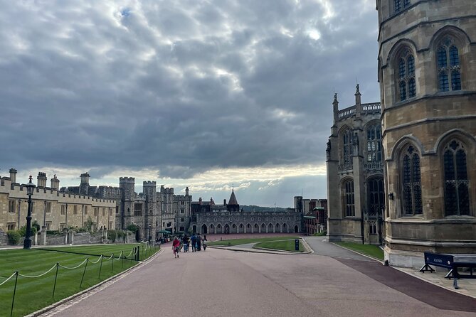 Private Day Tour to Bath and Windsor Castle - Exploring the Historic City of Bath