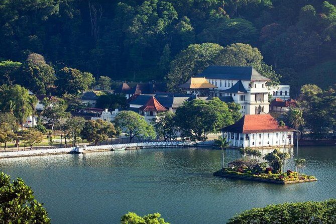 Private Day Tour To Kandy From Wadduwa - FAQ