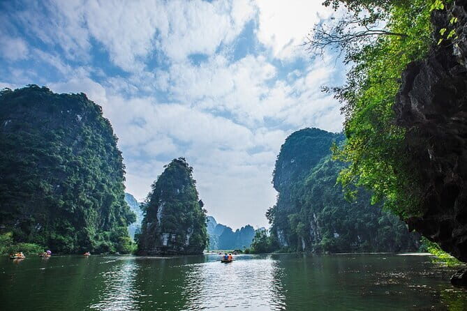 Private Day Tour to Ninh Binh, Mua Cave, Tam Coc & Bich Dong - Key Points