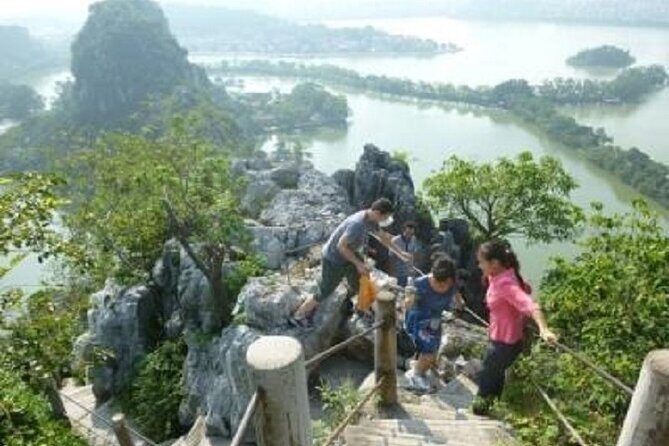 Private Day Tour to Seven Star Crag Natural Wonder from Guangzhou - Discovering Seven Star Crag: Setting the Scene