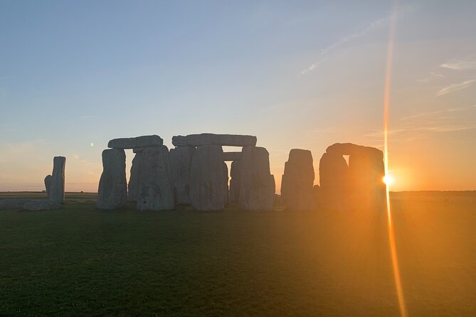 Private Day Tour to Stonehenge and Glastonbury - Exploring Stonehenge