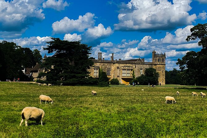 Private Day Tour to Stonehenge, Bath and The Cotswolds - Meeting Your Expert Guides