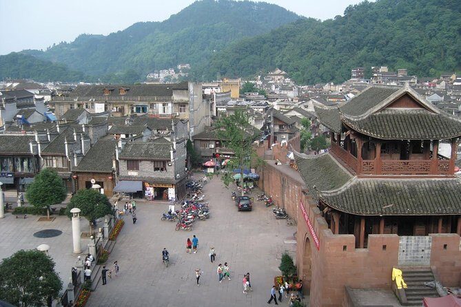 Private Day Tour: Tujia Ethnic Ancient Village of Shiyanping from Zhangjiajie - Key Points