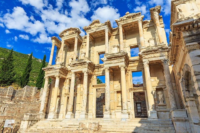 Private Day Trip From Istanbul to Ephesus and House of Virgin Mary - Exploring Ephesus