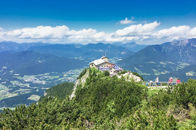 Private Day Trip from Munich to Eagle's Nest and Hallstatt - Transportation & Logistics: What to Expect