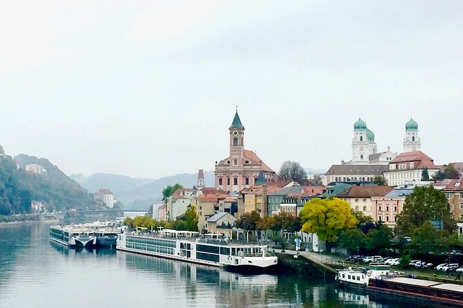 Private Day Trip to Cesky Krumlov from Passau; Includes 1,5 Hour Guided Tour - Discovering Cesky Krumlov: A Private Day Trip from Passau