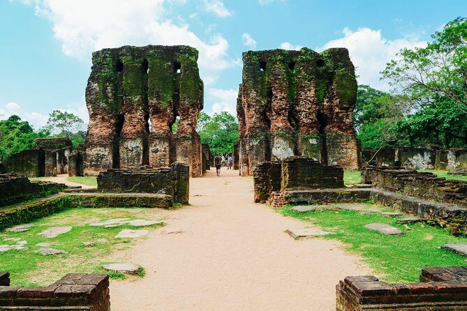 Private Day Trip To Sigiriya rock And Polonnaruw Ruins - Introduction