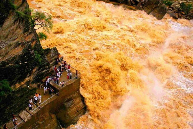 Private Day Trip to Yangtze River First Bend, Shigu Ancient Town, Tiger Leaping Gorge from Lijiang - Exploring the Highlights of the Tour