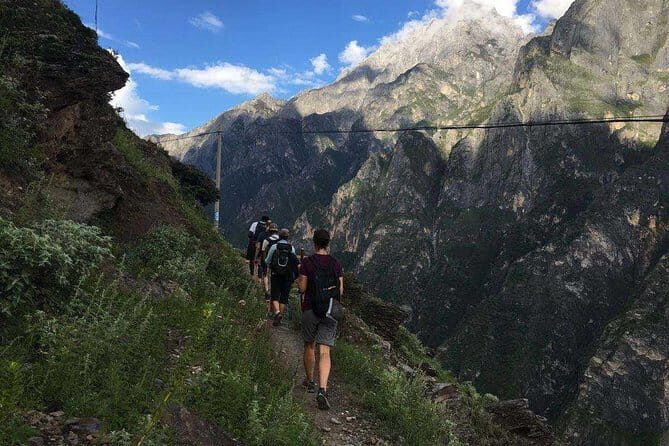 Private Day Trip to Yangtze River First Bend, Shigu Ancient Town, Tiger Leaping Gorge from Lijiang - Practical Considerations