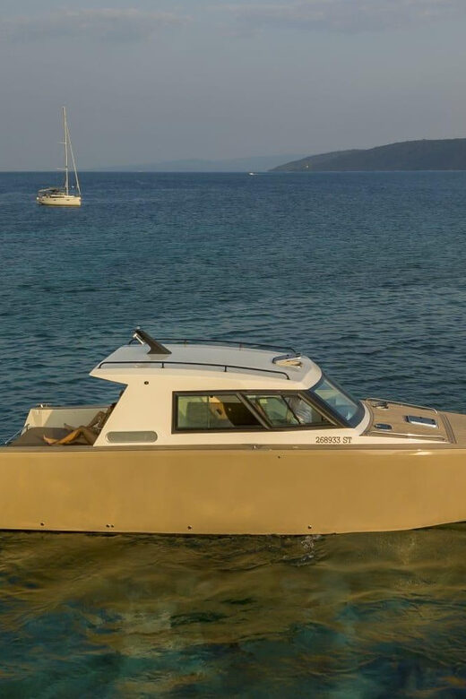 PRIVATE DAY WITH OUR LUX SPEEDBOAT, 5 STAR ***** ENJOYMENT - An Intimate Day on the Water: What to Expect from the private luxury speedboat tour